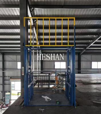 Cina Un ascensore di 5 di tonnellata 10 di Ton Cargo Lift Elevator Guide della ferrovia merci idraulico della gru in vendita