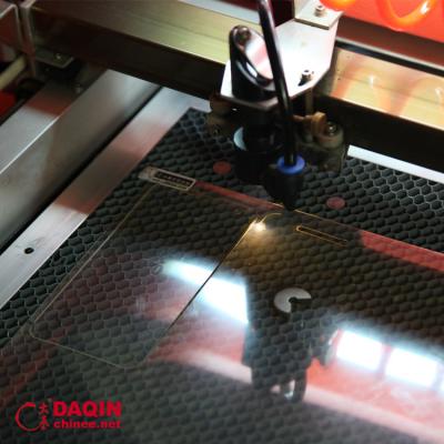 China 8 KG Screen Protector Cutter Machine for Vinyl Stickers Manufacturing Industry for sale