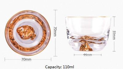 Cina Blocchetto di vetro dell'oro della tazza dell'alto whiskey del borosilicato 110ML decorativo in vendita