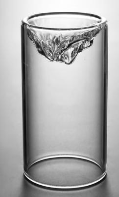 中国 耐熱性Stemlessホウケイ酸ガラスのマグ ピーク パターン底 販売のため