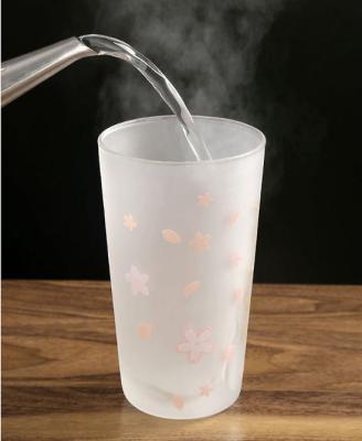 Cina Glassare la paglia del coperchio N del PE di With della chiavetta del vetro borosilicato del crisantemo in vendita