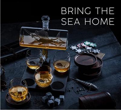 Cina Insieme lussuoso dell'erogatore del whiskey del decantatore del vetro borosilicato del pesce spada in vendita