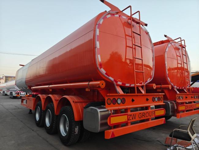 China Factory 3 Axle Oil/ Fuel Tank Trailer Tri- Axle Fuel Tanker Truck for Sale