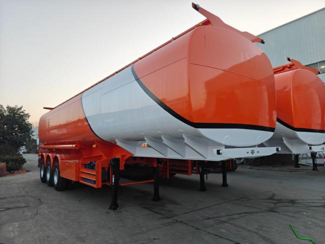China Factory 3 Axle Oil/ Fuel Tank Trailer Tri- Axle Fuel Tanker Truck for Sale