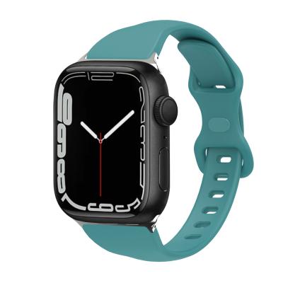 Cina 8 Shaped Buckle Soft Silicone Watch Strap Portable Replacement 38mm / 40mm / 42mm in vendita