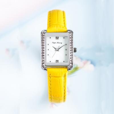 Cina Orologio analogico giallo 24cm Diamond Rectangle Watch Womens 3ATM del quadrante della cinghia di cuoio in vendita