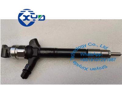 Cina 095000-9770 iniettore di combustibile diesel comune della ferrovia 23670-59018 per il Toyota Land Cruiser 1VD-FTV in vendita