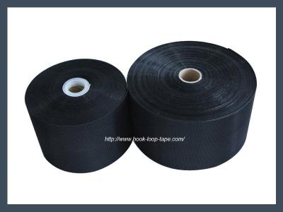 China cold-resistant nylon reverse half bend hook injection hook for sale