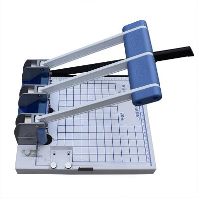 Cina Facile utilizzo Tre fori Punch carta per Max. Larghezza utilizzabile di 320 mm in commerciale in vendita