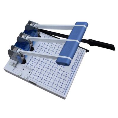 Cina Facile utilizzo Tre fori Punch carta per Max. Larghezza utilizzabile di 320 mm in commerciale in vendita