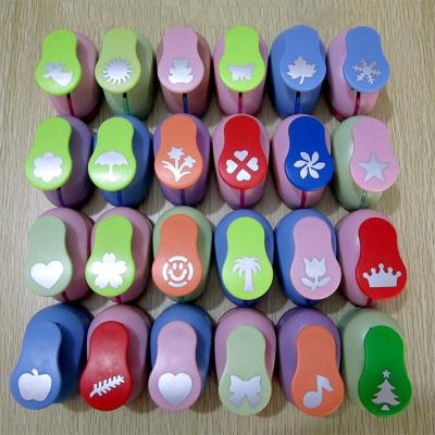 中国 DIY 装飾 ミニエヴァ 泡 エボスティング デバイス 穴 パーソナライズされたロゴのクラフト紙パンチ 販売のため