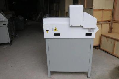 China Máquina de corte de papel elétrico A3 com espessura de corte de 40 mm à venda