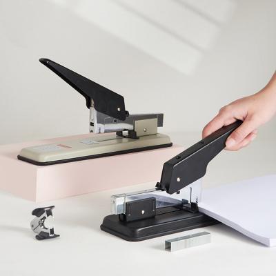 China Apilado de metal para escritório 24/6 e 26/6 tamanho de grapação design de braço longo à venda