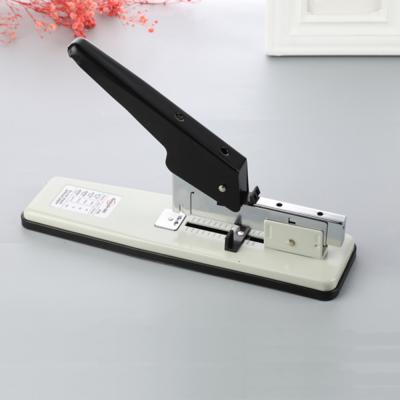 China Apilado de metal para escritório 24/6 e 26/6 tamanho de grapação design de braço longo à venda
