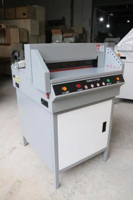 China A3 elektrische papier snijmachine met 40 mm snijdikte en automatische papier push way Te koop