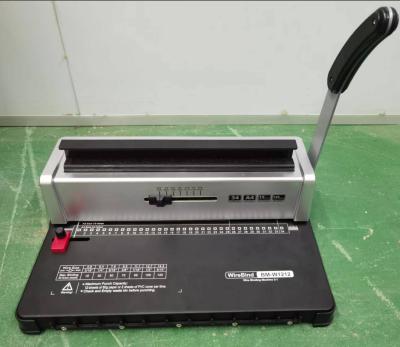 Cina Macchina di legatura a anello di ferro a 34 fori con capacità di perforatura 12 fogli 80 grammi in vendita