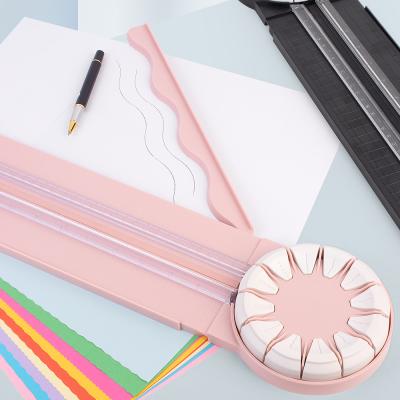 Cina 12 Funzioni Tagliatore di carta A4 Sliding Lace Linea a puntine e altro in rosa o colori personalizzati in vendita
