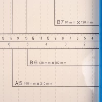 Cina Tagliatore manuale di carta da scrivania a base robusta A4 per il taglio degli uffici in vendita