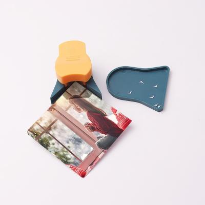 Cina Metallo e ABS colorato mini angolo rotolo per carta carta PVC in taglia personalizzata in vendita