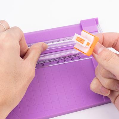 Cina Trittatore di carta A4 versatile manuale per vari materiali artigianali in vendita