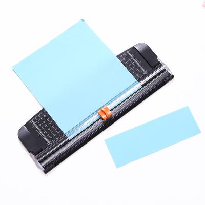 Cina Modello di taglio manuale di carta A4 portatile desktop mini trimmer di carta per ufficio scuola in vendita