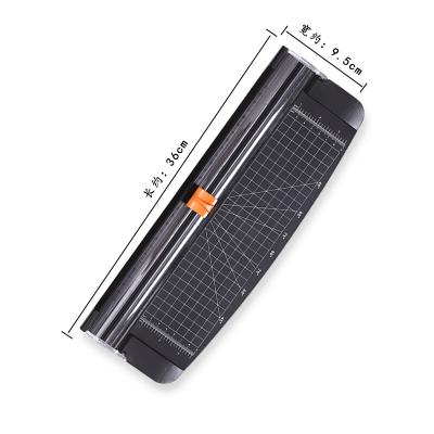 Cina Modello di taglio manuale di carta A4 portatile desktop mini trimmer di carta per ufficio scuola in vendita