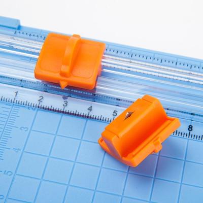 Cina Mini tagliacarte con buon spessore di taglio 10 fogli di carta da stampa di 80 g di plastica in vendita