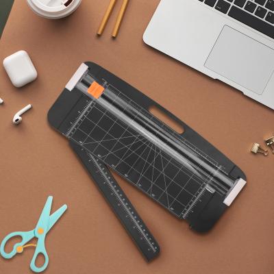 China Multifunctionele Mini A4-papiersnipper 2 in 1 voor het snijden en krullen van papier voor doe-het-zelf-projecten Te koop