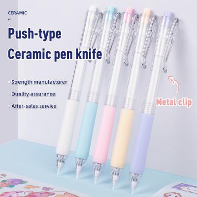 Cina ZEQUAN Exquisite Journal Scrapbook Cutter Coltello multifunzionale con maniglia di plastica in vendita