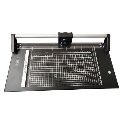 中国 耐久性14インチローリング紙トリマー 精密なカット プラスチック素材 550X300X105mmサイズ 販売のため