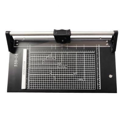 Cina Dispositivo di taglio di carta laminata di 14 pollici per tagli precisi Materiale di plastica 550X300X105mm Dimensione in vendita