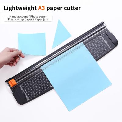 China Trimmer de papel A3 manual compacto com lâmina segura e espessura de corte de 1 mm em preto à venda