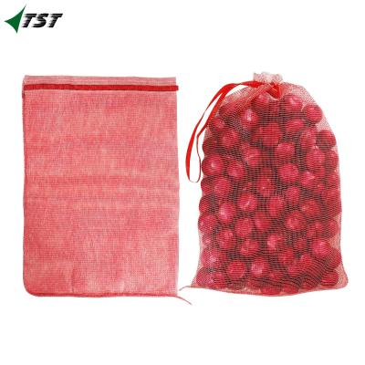 China 68x89 50kg Leno Red White Color PP Mesh Bag For Potato With Drawstring for sale