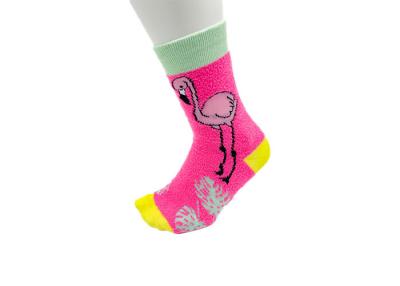 Cina Le donne dei calzini dell'immaginazione delle donne rosa al neon del fenicottero mettono le piume ai calzini molli del filato in vendita