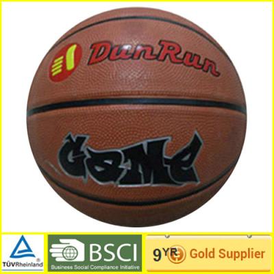 Cina La pallacanestro laminata gomma standard su ordinazione durevole di stampa per i bambini gioca in vendita