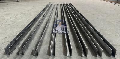 중국 30*50mm and 30*70mm 2 sizes in 1 U guide rail roll forming machine for Nicaragua shutter door track machine 판매용