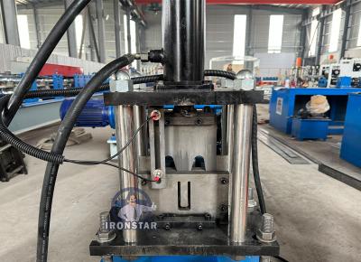 중국 30*50mm and 30*70mm 2 sizes in 1 U guide rail roll forming machine for Nicaragua shutter door track machine 판매용