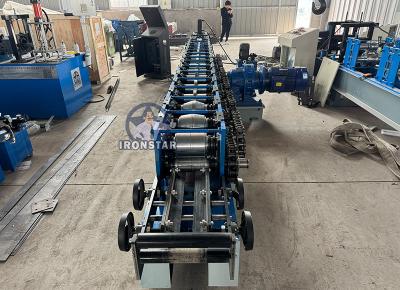 중국 30*50mm and 30*70mm 2 sizes in 1 U guide rail roll forming machine for Nicaragua shutter door track machine 판매용