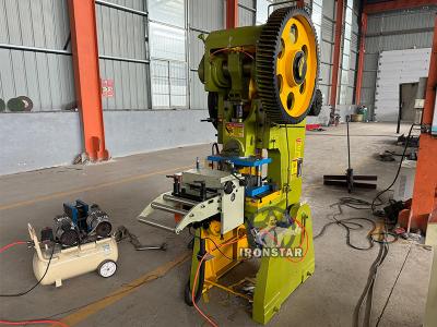 중국 Perforated rolling shutter door roll forming line in Venezuela 판매용