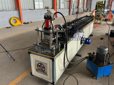 중국 Perforated rolling shutter door roll forming line in Venezuela 판매용