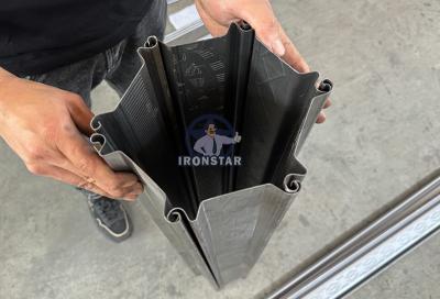 중국 도미니카에서 150mm 폭의 재료로 102mm 롤 셔터 문 롤 형성 기계 판매용