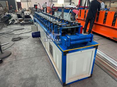 중국 도미니카에서 150mm 폭의 재료로 102mm 롤 셔터 문 롤 형성 기계 판매용