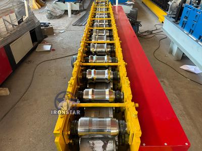 China Rolling shutter door roll forming machine in Nicaragua for sale