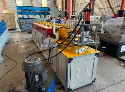 China Rolling shutter door roll forming machine in Nicaragua for sale