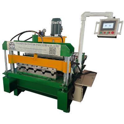 Cina IBR Crimping roof sheet roll forming machine working video in South Africa automatic Horizontal crimp machine Raw material: PPGI in vendita