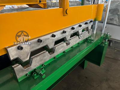 Cina IBR Crimping roof sheet roll forming machine working video in South Africa automatic Horizontal crimp machine Raw material: PPGI in vendita