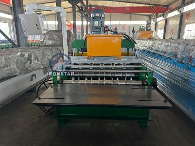 Cina IBR Crimping roof sheet roll forming machine working video in South Africa automatic Horizontal crimp machine Raw material: PPGI in vendita
