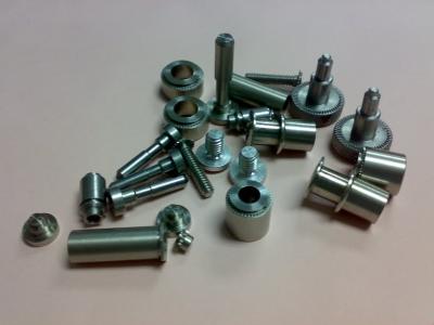 Cina I ricambi auto Metal i servizi lavoranti SS304 micro Rod infilato lavorante in vendita
