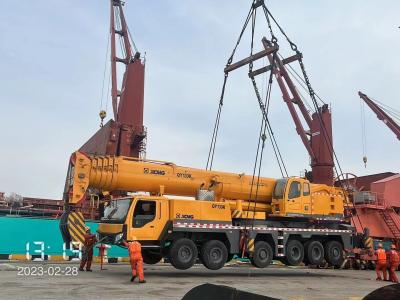 Cina QY130K ha ristrutturato il camion ha montato la gru 130 Ton Xcmg Mobile Crane in vendita