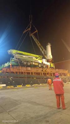 China Altura de alimentação concreta usada do caminhão 1370mm da bomba do Benz 56m Zoomlion da segunda mão à venda